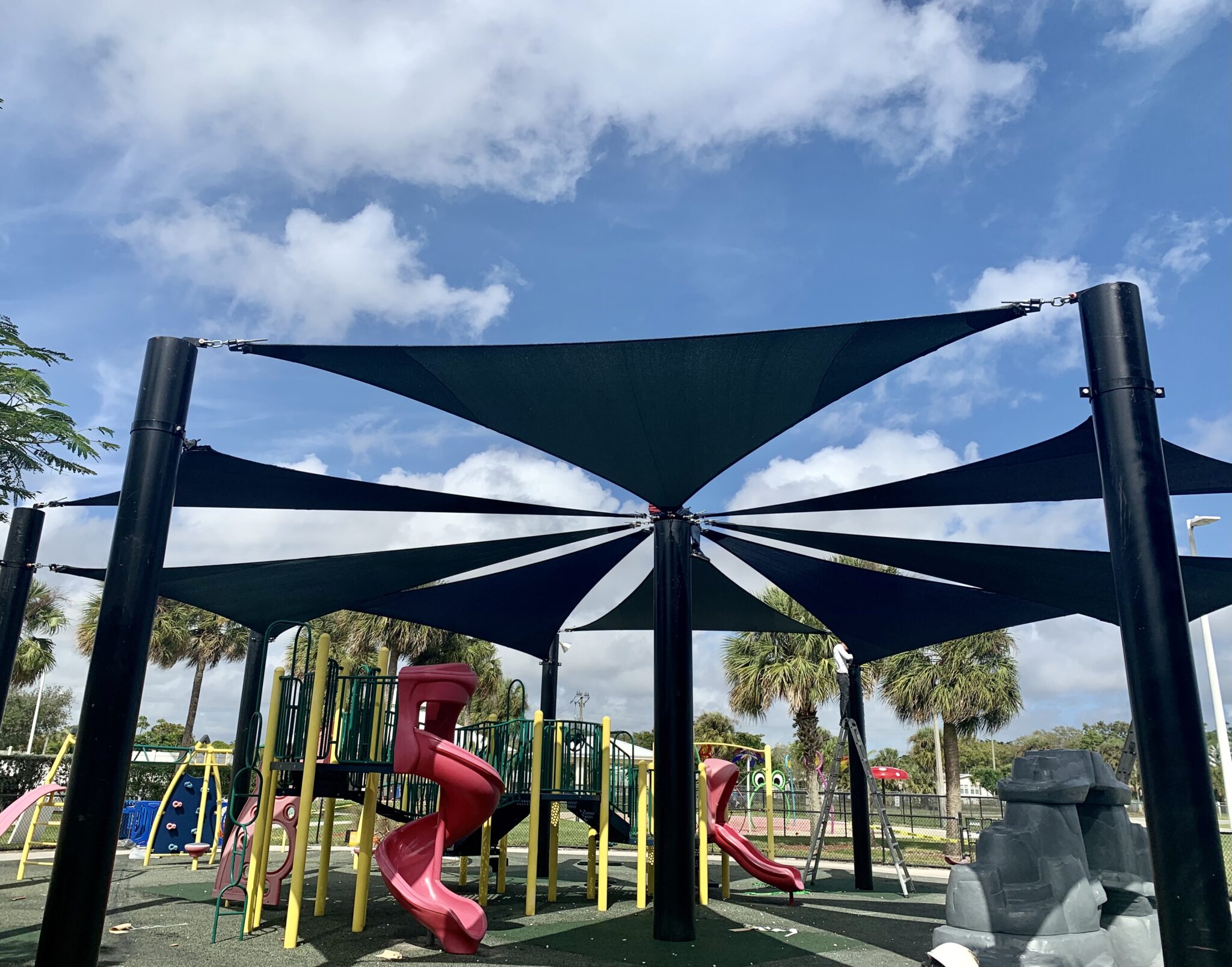 Descubre que es un toldo y para qué sirve, te sorprenderás. | B & G Awnings